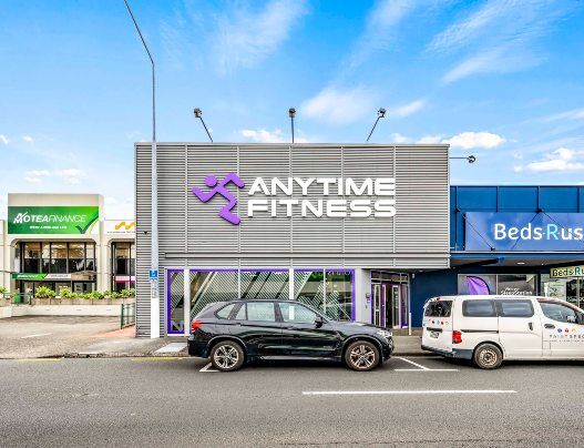 Investors muscle up as New Lynn gym site goes under the hammer